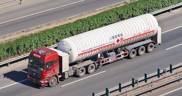 Khủng hoảng năng lượng đã qua, vì sao Trung Quốc vẫn 'điên cuồng' mua LNG?